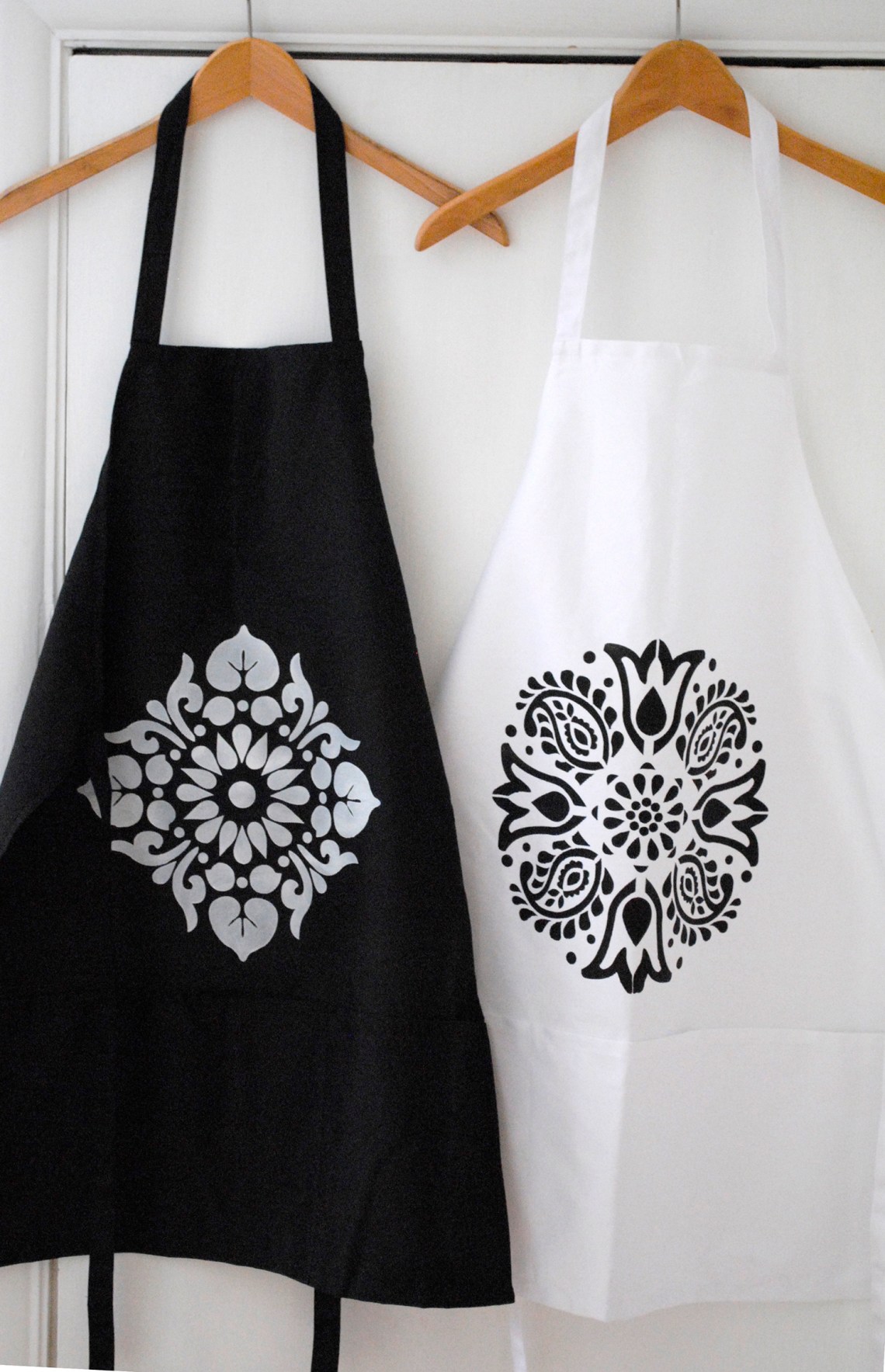 Stencilled Aprons – Decorate Decorate